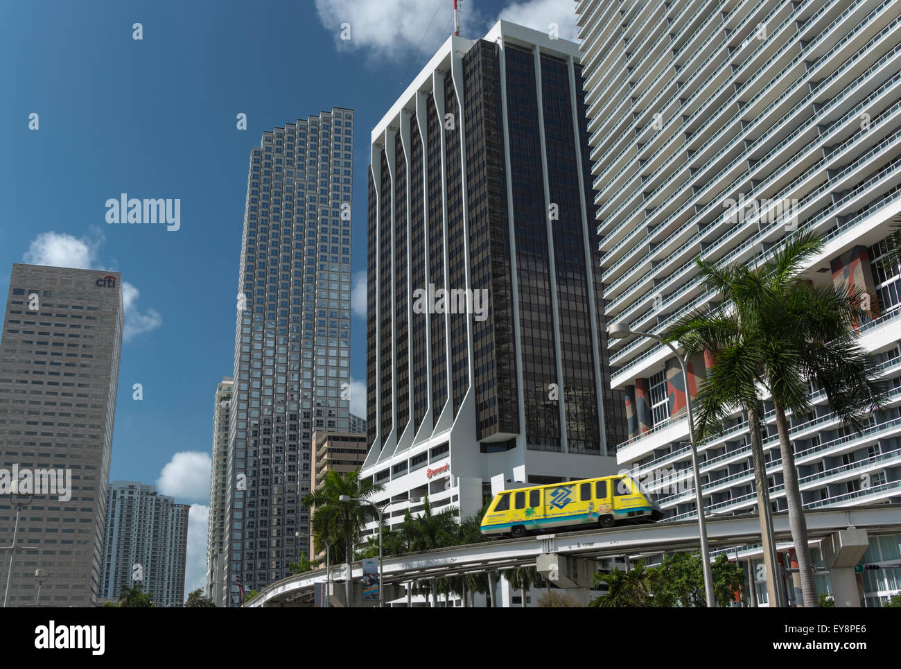 METROMOVER MONORAIL DOWNTOWN MIAMI FLORIDA USA Stock Photo - Alamy