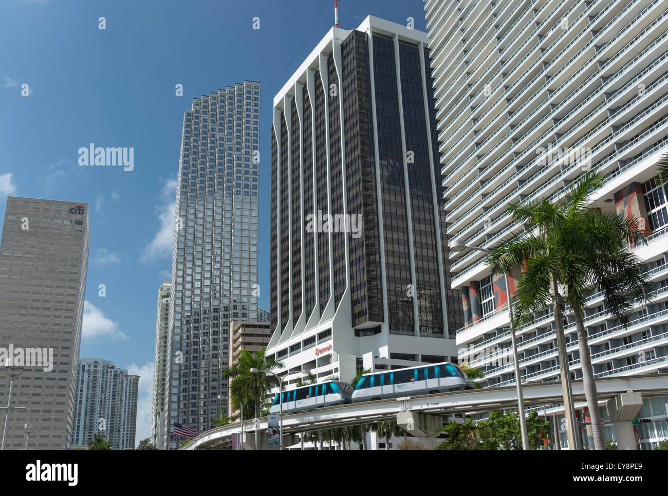 METROMOVER MONORAIL DOWNTOWN MIAMI FLORIDA USA Stock Photo - Alamy