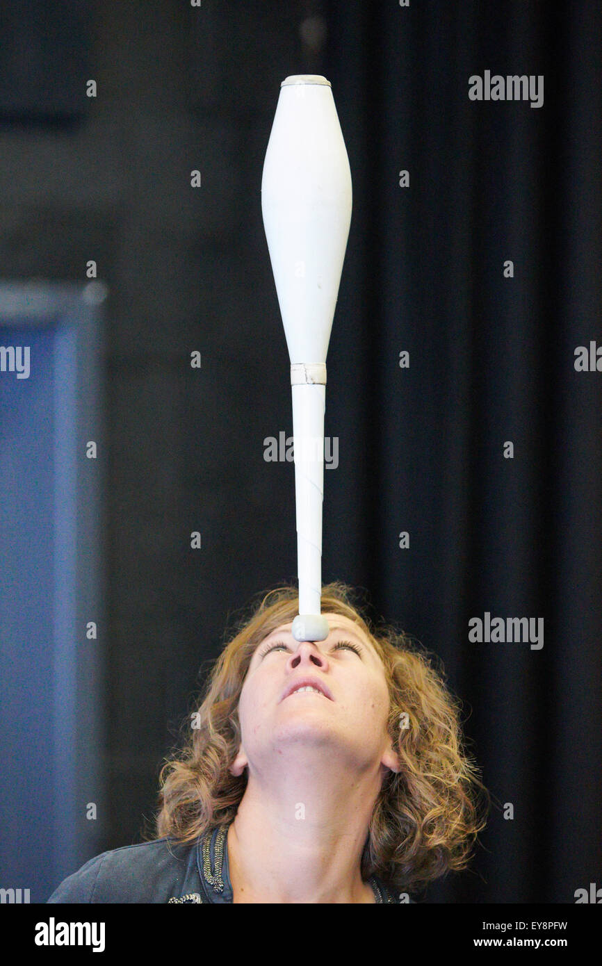 Circus performer balancing hi-res stock photography and images - Alamy