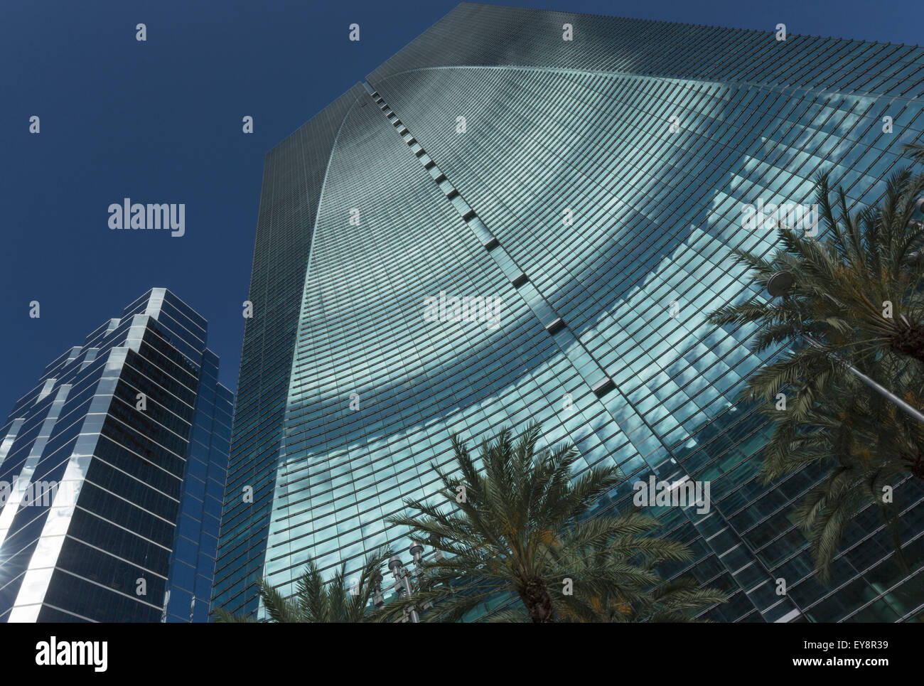 BRICKELL ARCH (©KOHN PDERSEN FOX 2004) ESPIRITO SANTO PLAZA BRICKELL ...