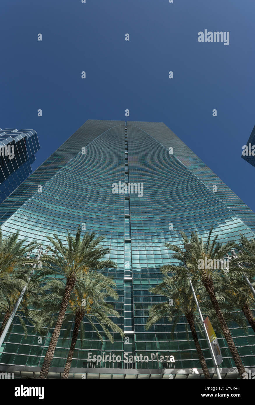 BRICKELL ARCH (©KOHN PDERSEN FOX 2004) ESPIRITO SANTO PLAZA BRICKELL ...