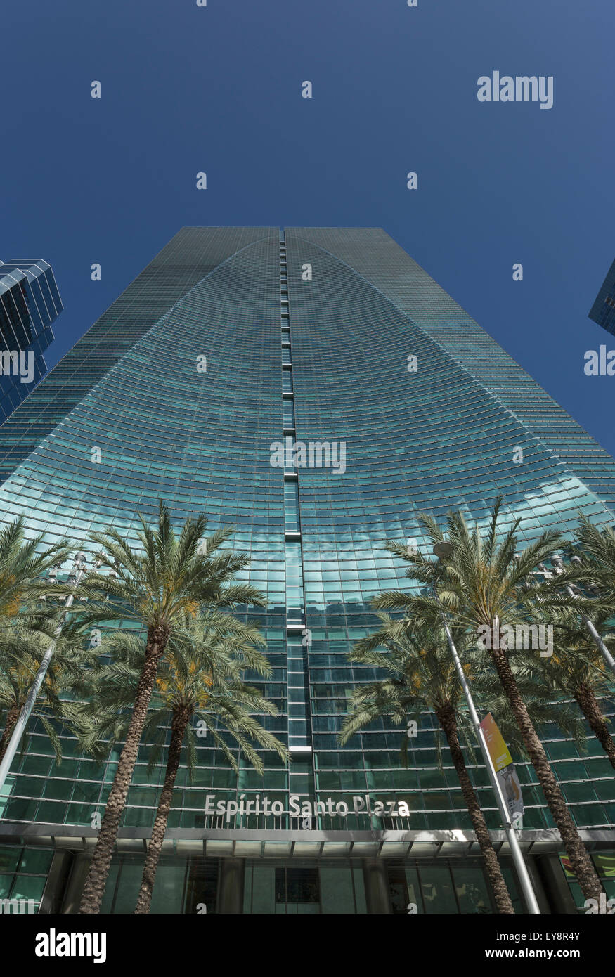 BRICKELL ARCH (©KOHN PDERSEN FOX 2004) ESPIRITO SANTO PLAZA BRICKELL ...