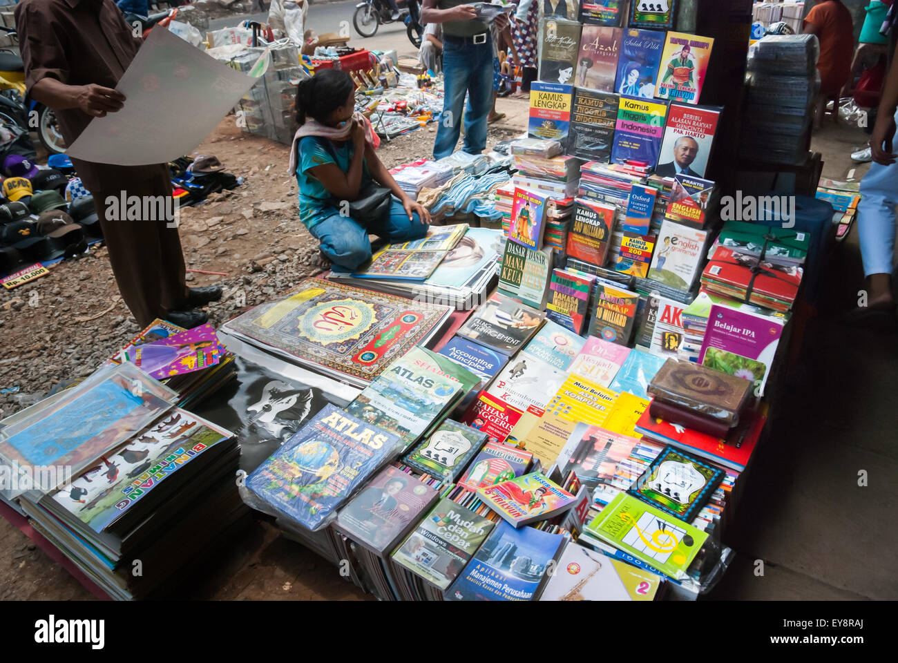 Book seller kiosk hi-res stock photography and images - Alamy