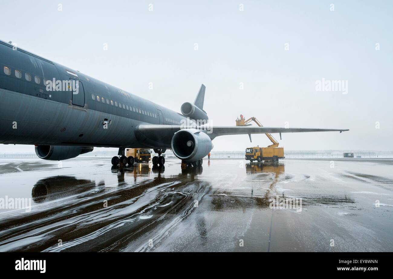Aerial refueling hi-res stock photography and images - Alamy