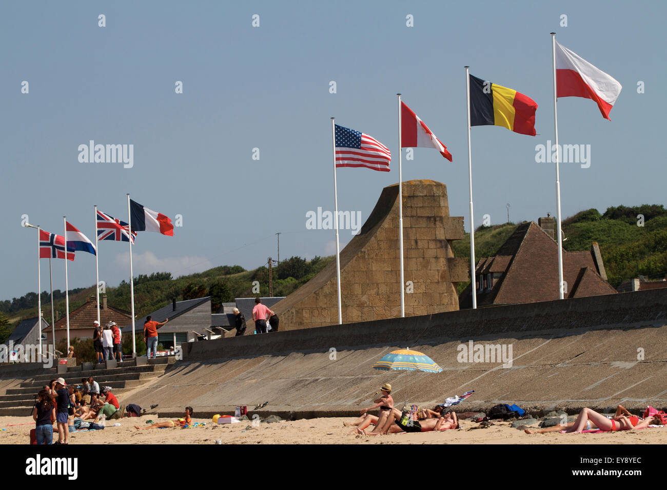 Flags omaha beach hi-res stock photography and images - Alamy