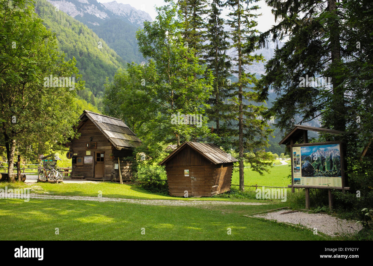 Wooden huts mountains hi-res stock photography and images - Alamy