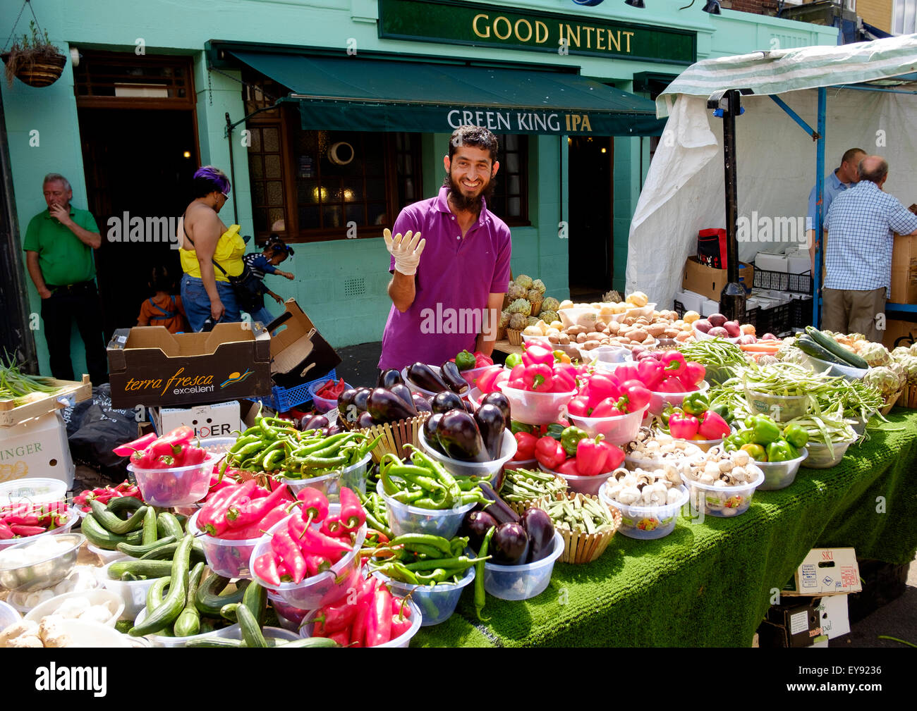Busy fruit veg market stalls hi-res stock photography and images - Alamy
