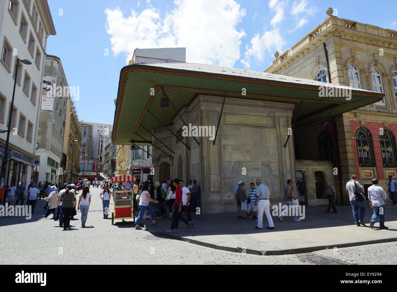 Istanbul , street view, historic building Stock Photo - Alamy