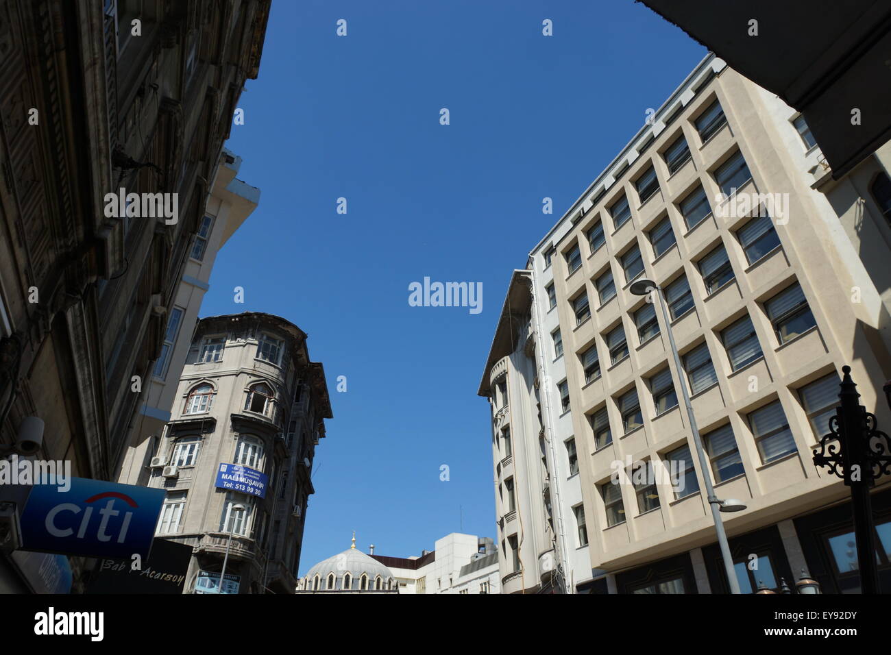 Istanbul street view hi-res stock photography and images - Alamy