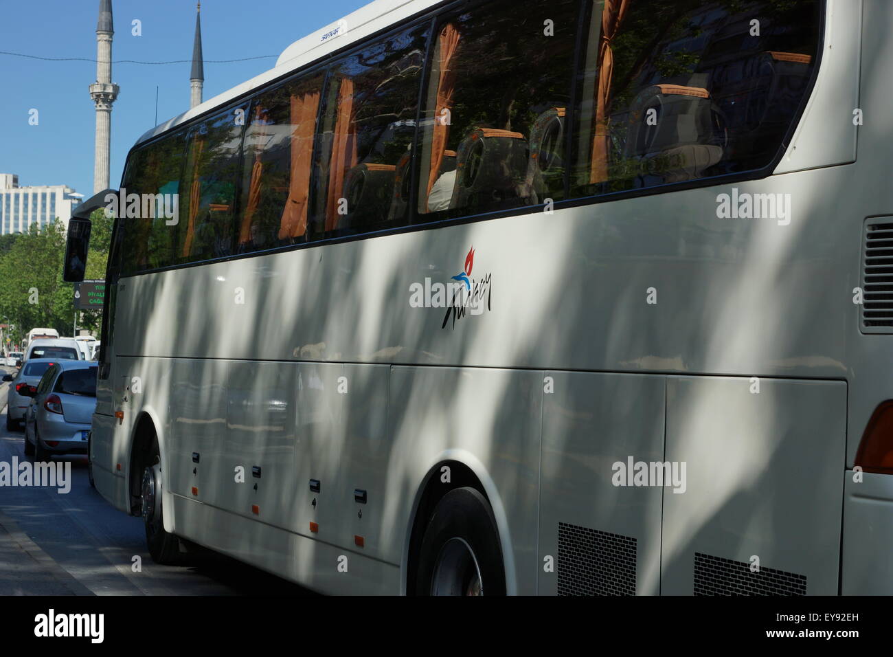 Istanbul , street view, bus Stock Photo - Alamy
