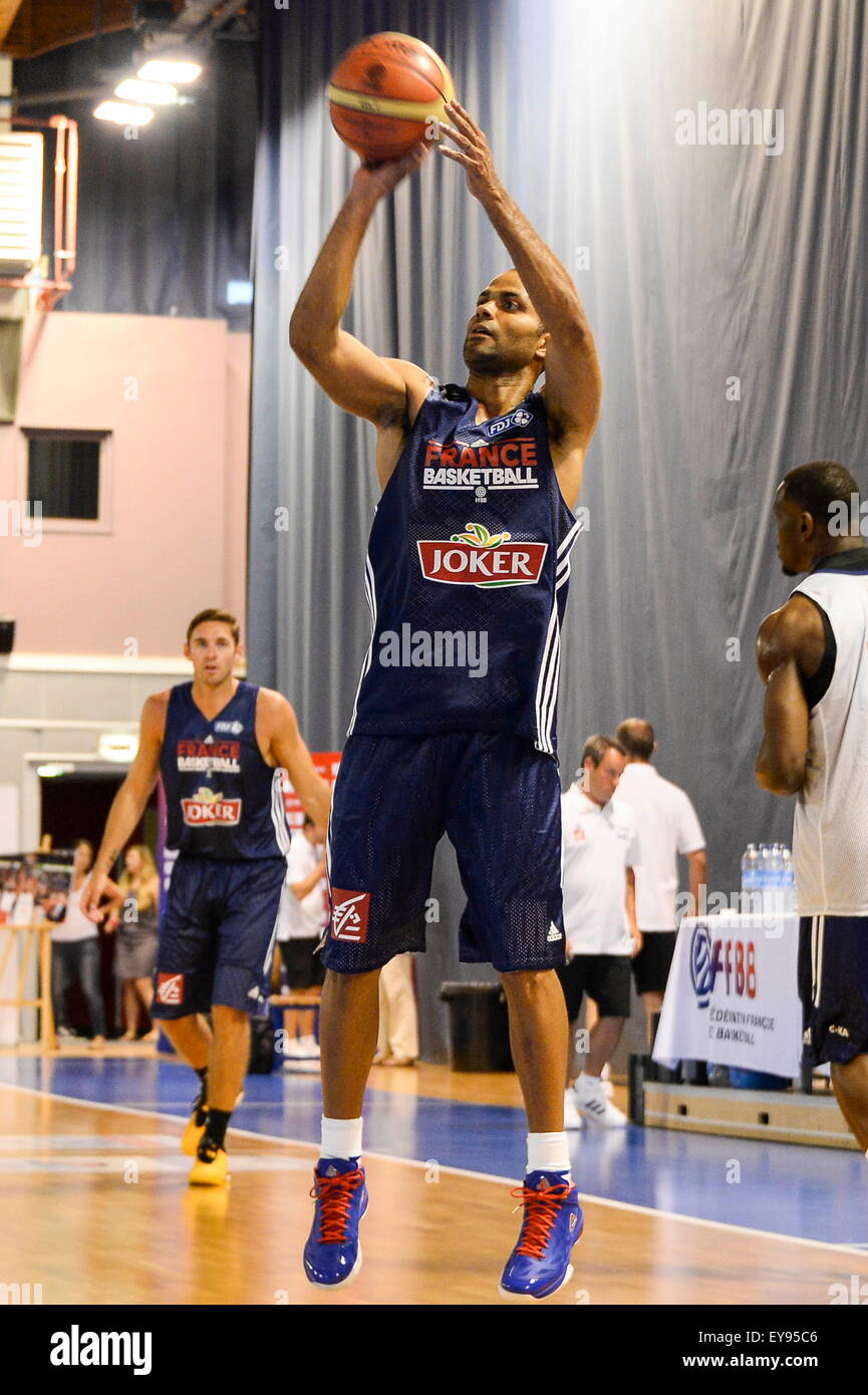 équipe de france de basket hi-res stock photography and images - Alamy