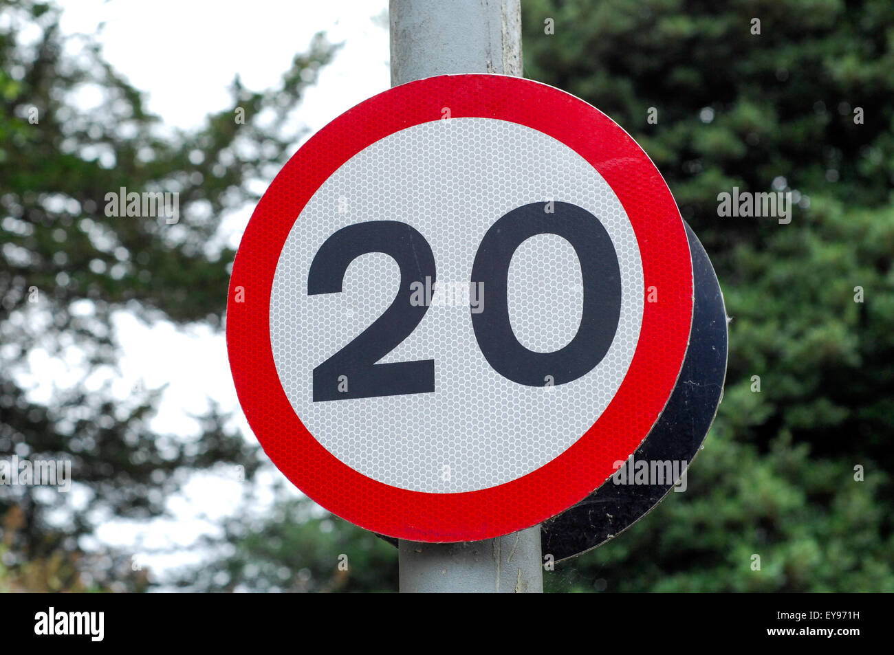 20 mph sign Stock Photo - Alamy