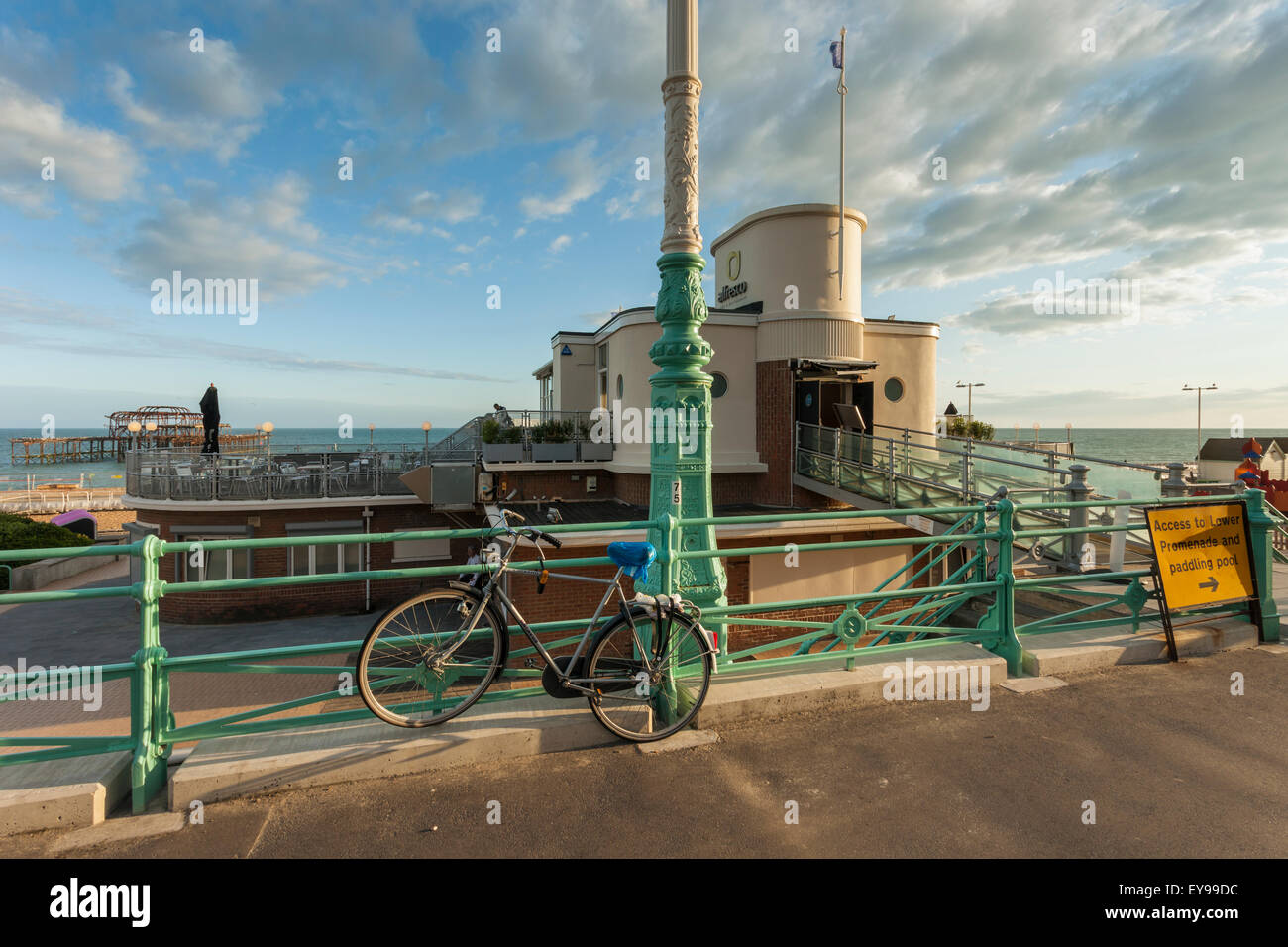 Summer afternoon on Brighton seafront Stock Photo - Alamy