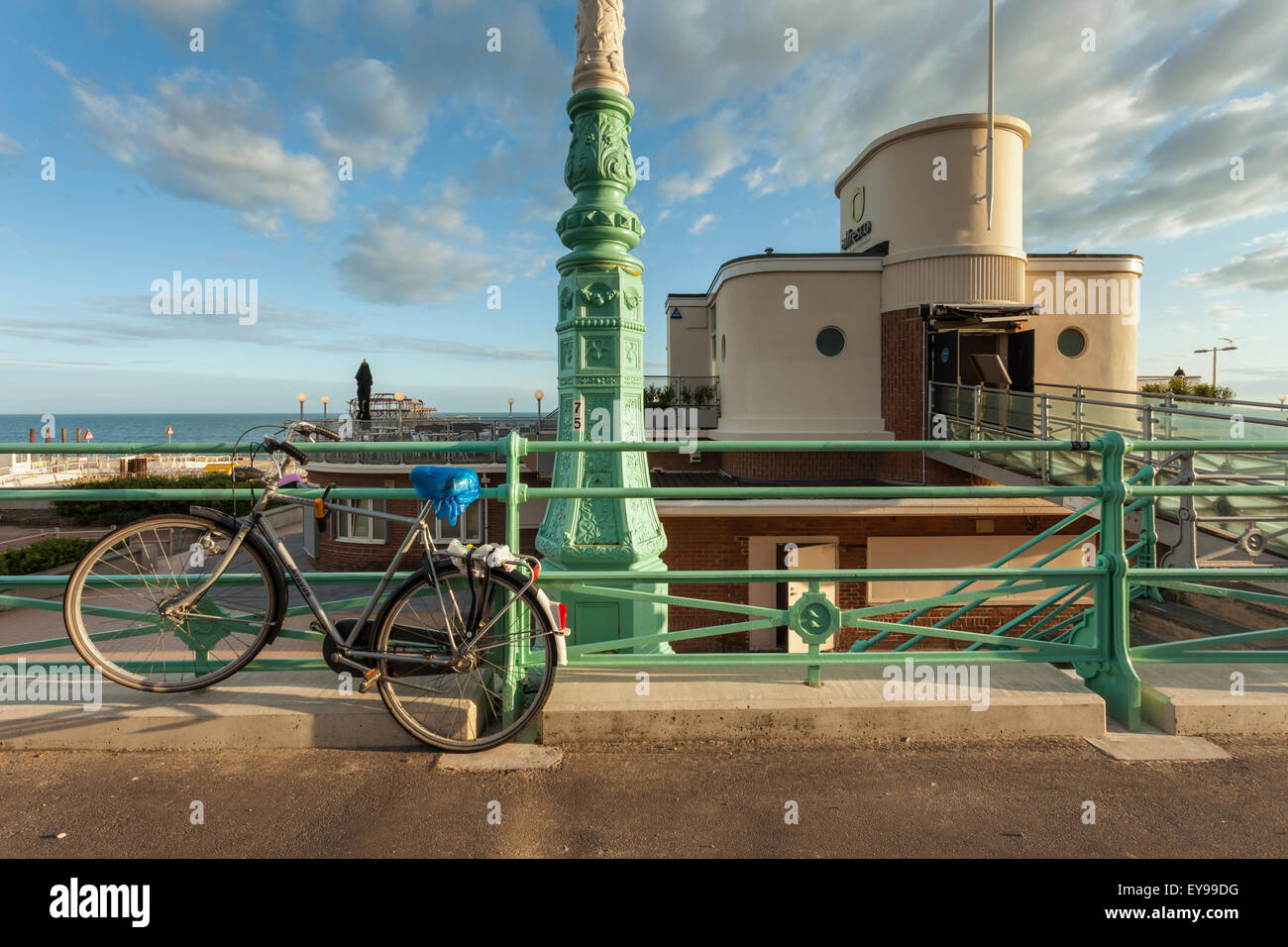 Brighton seafront railing hi-res stock photography and images - Alamy