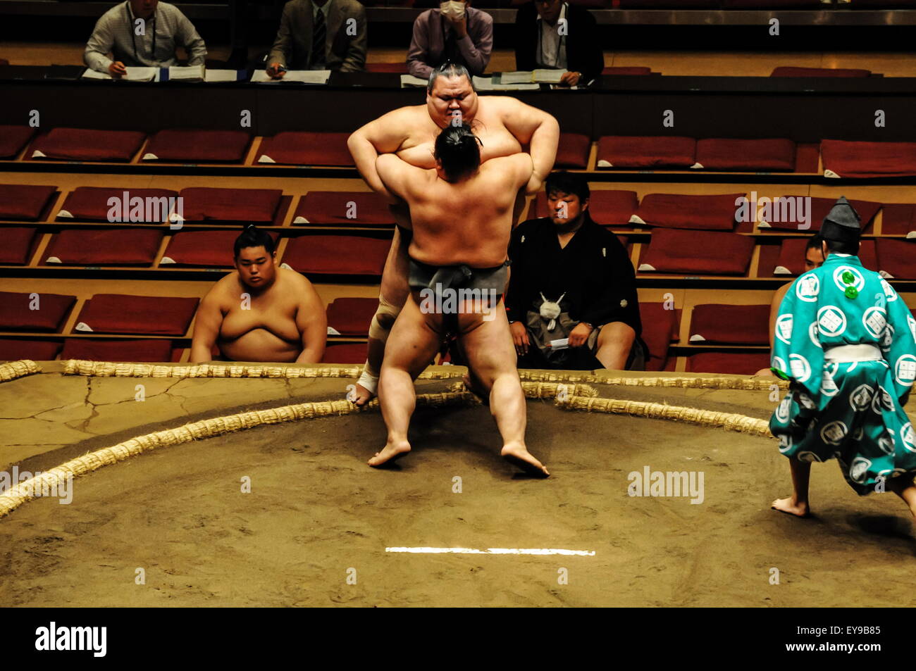 Wrestlers robe hi-res stock photography and images - Alamy
