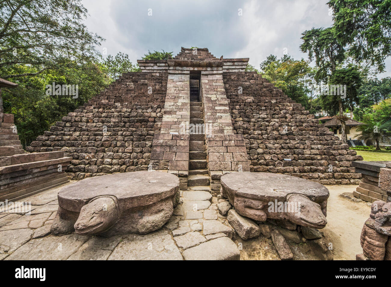 Candi sukuh pyramid hi-res stock photography and images - Alamy