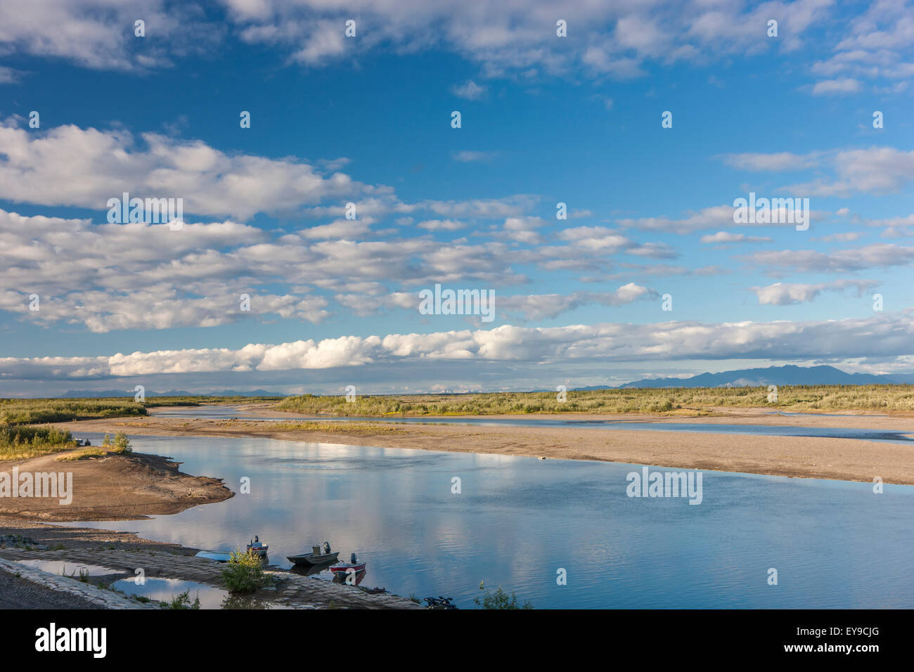 River sandbar hi-res stock photography and images - Alamy