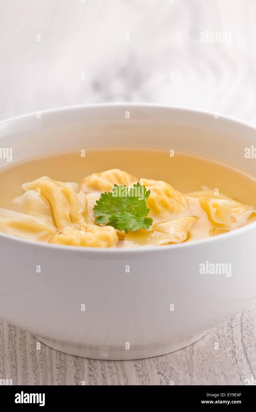 Hot chinese wonton noodles soup hi-res stock photography and images - Alamy
