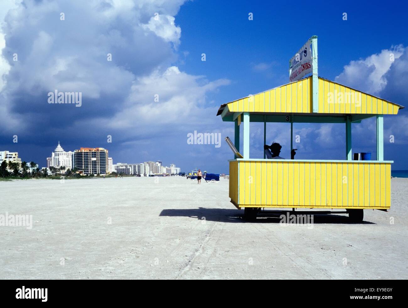 Concession Stand On Beach Stock Photo - Alamy