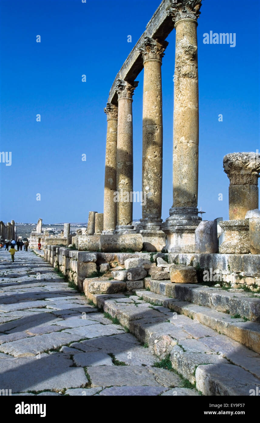 Tourists At Ancient Jerash Ruins Stock Photo - Alamy