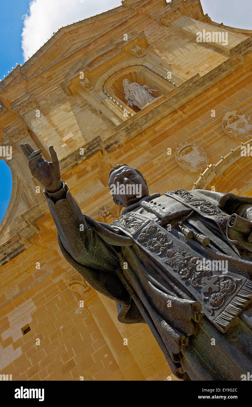 Statue In Front Of Gozo Cathedral Stock Photo - Alamy