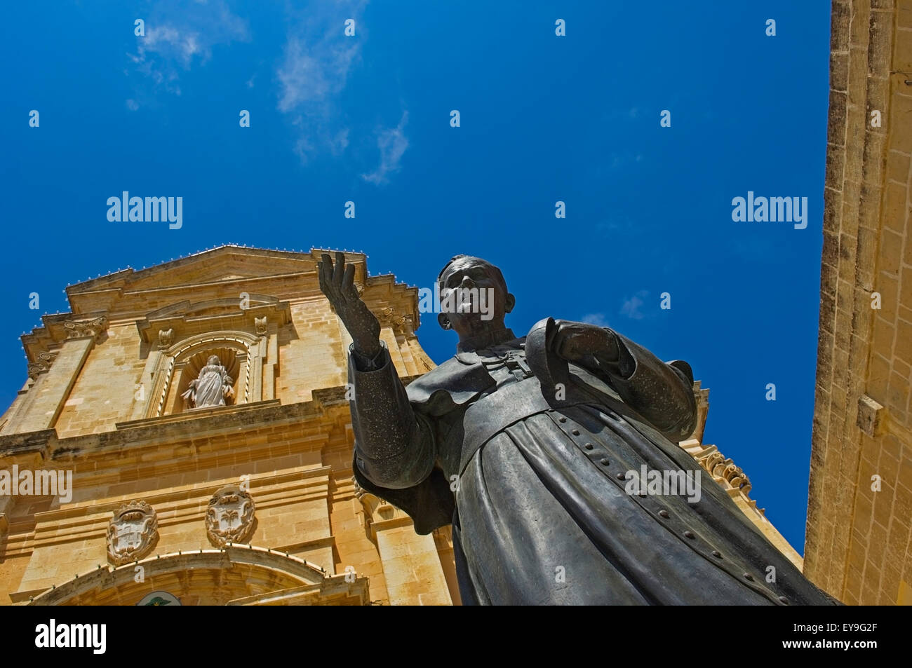 Gozo pope statue hi-res stock photography and images - Alamy