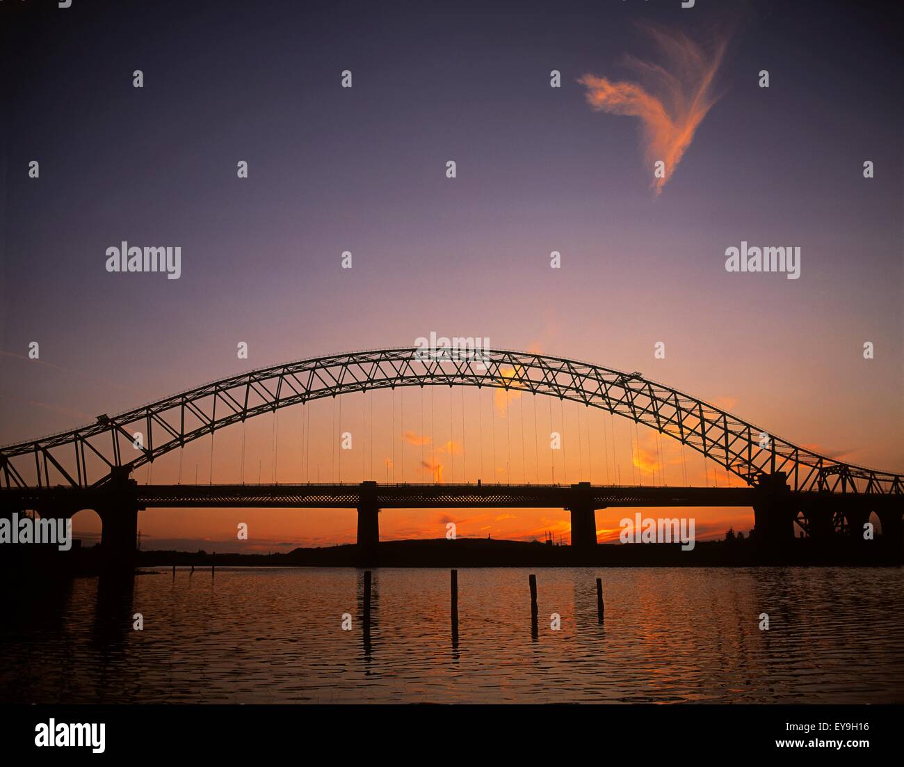 Runcorn Suspension Bridge, Cheshire, England Stock Photo - Alamy Runcorn Suspension Bridge, Cheshire, England Stock Photo - Alamy
