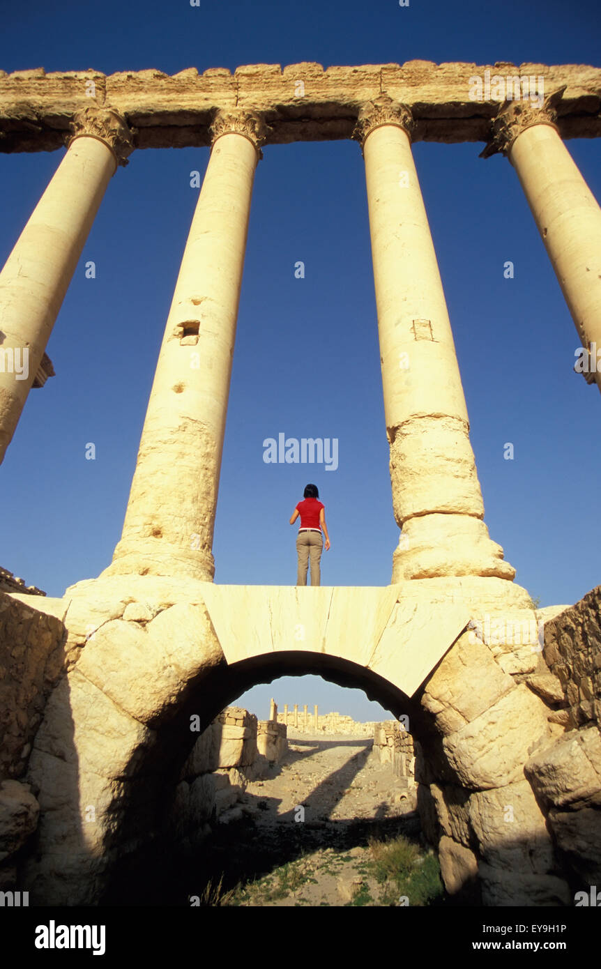 Syria, Temple Of Bel; Palmyra, Peristyle Columns Stock Photo - Alamy