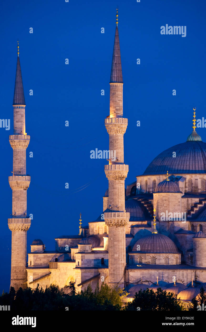 Turkey, Sultanahmet or Blue Mosque at dusk; Istanbul Stock Photo - Alamy