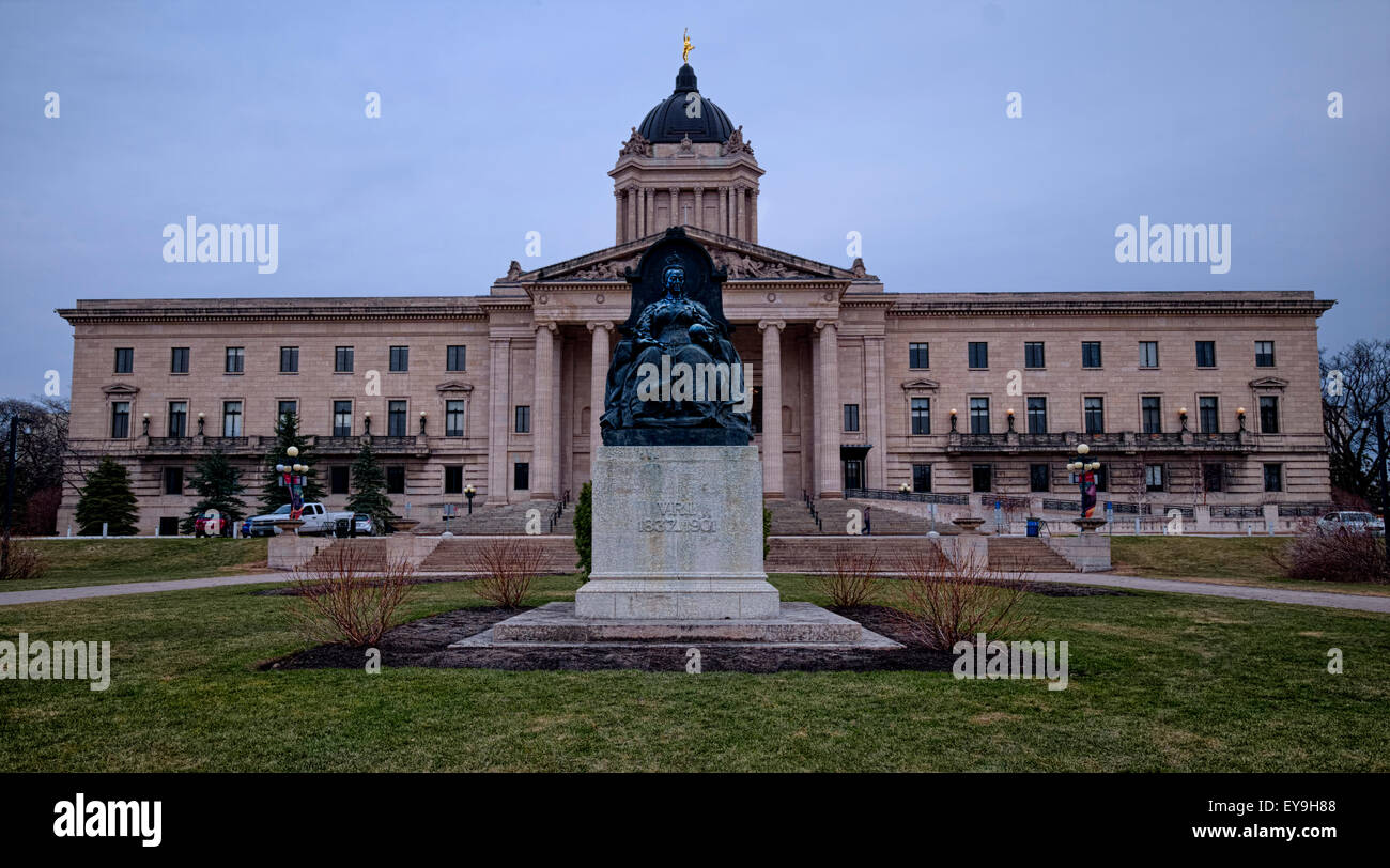 The Manitoba Legislative Building is the meeting place of the ...