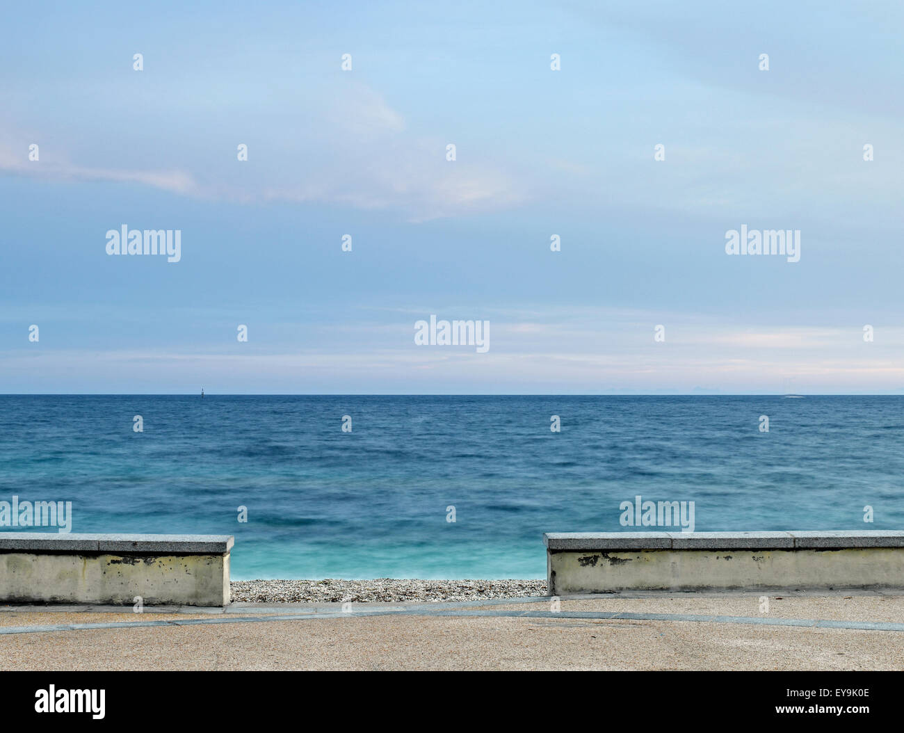 Gap in wall hi-res stock photography and images - Alamy