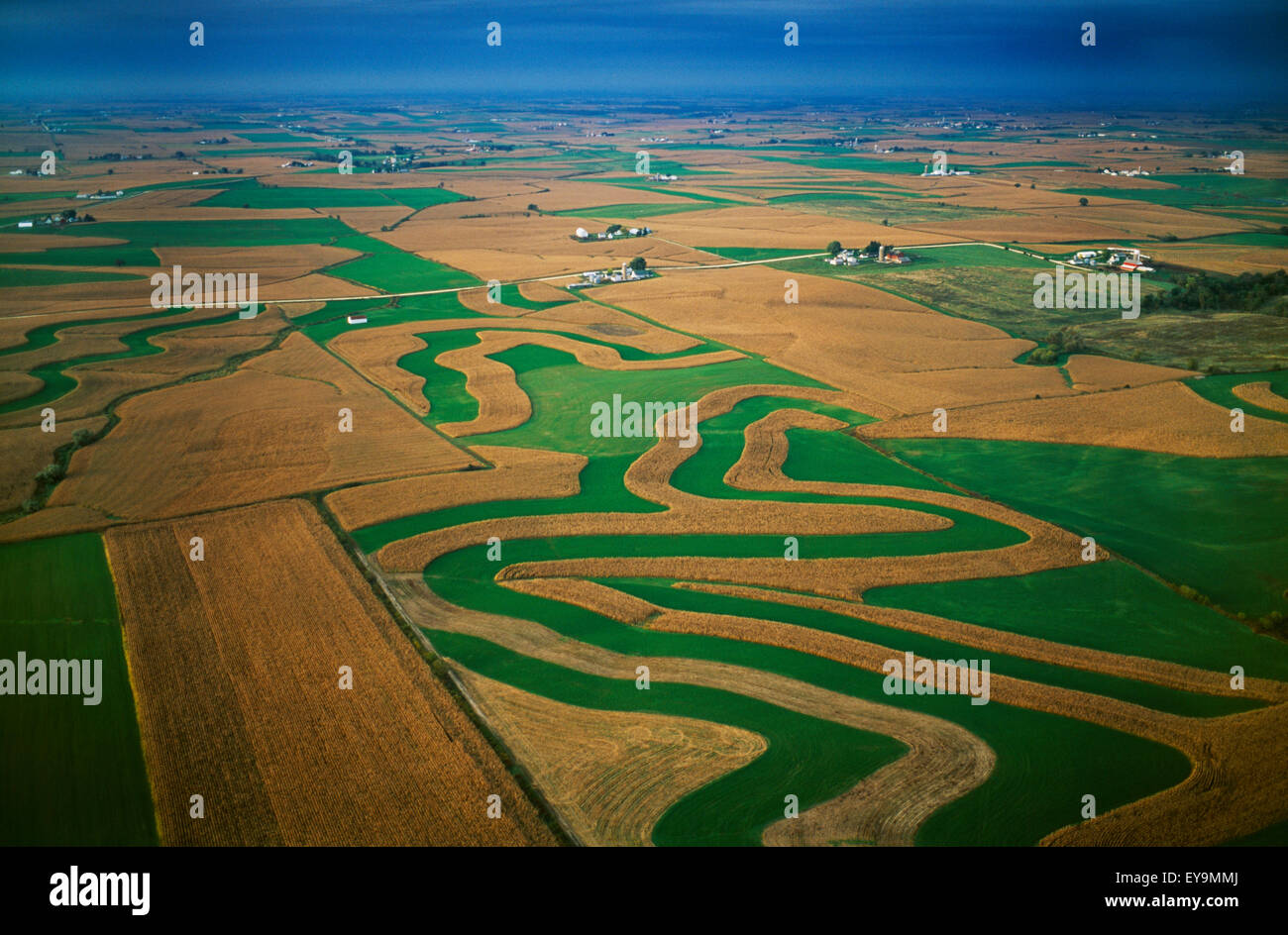 Contoured farm fields hi-res stock photography and images - Alamy