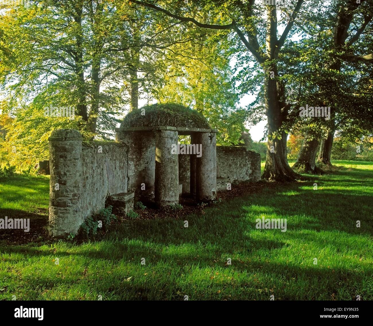 Garden folly hi-res stock photography and images - Alamy