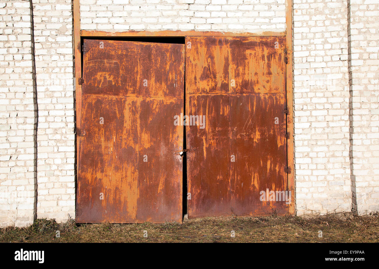 old rusty gate Stock Photo - Alamy old rusty gate Stock Photo - Alamy
