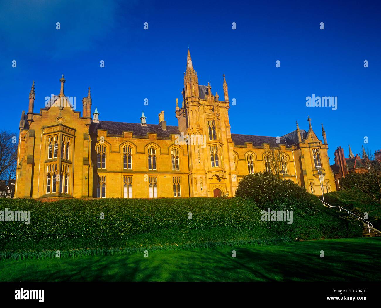 Londonderry derry campus magee college hi-res stock photography and ...