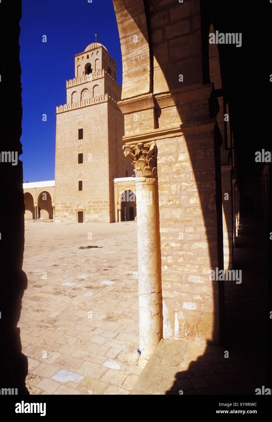 Courtyard Of Great Mosque Stock Photo - Alamy