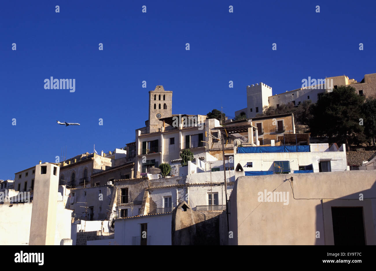 Flying past hi-res stock photography and images - Alamy