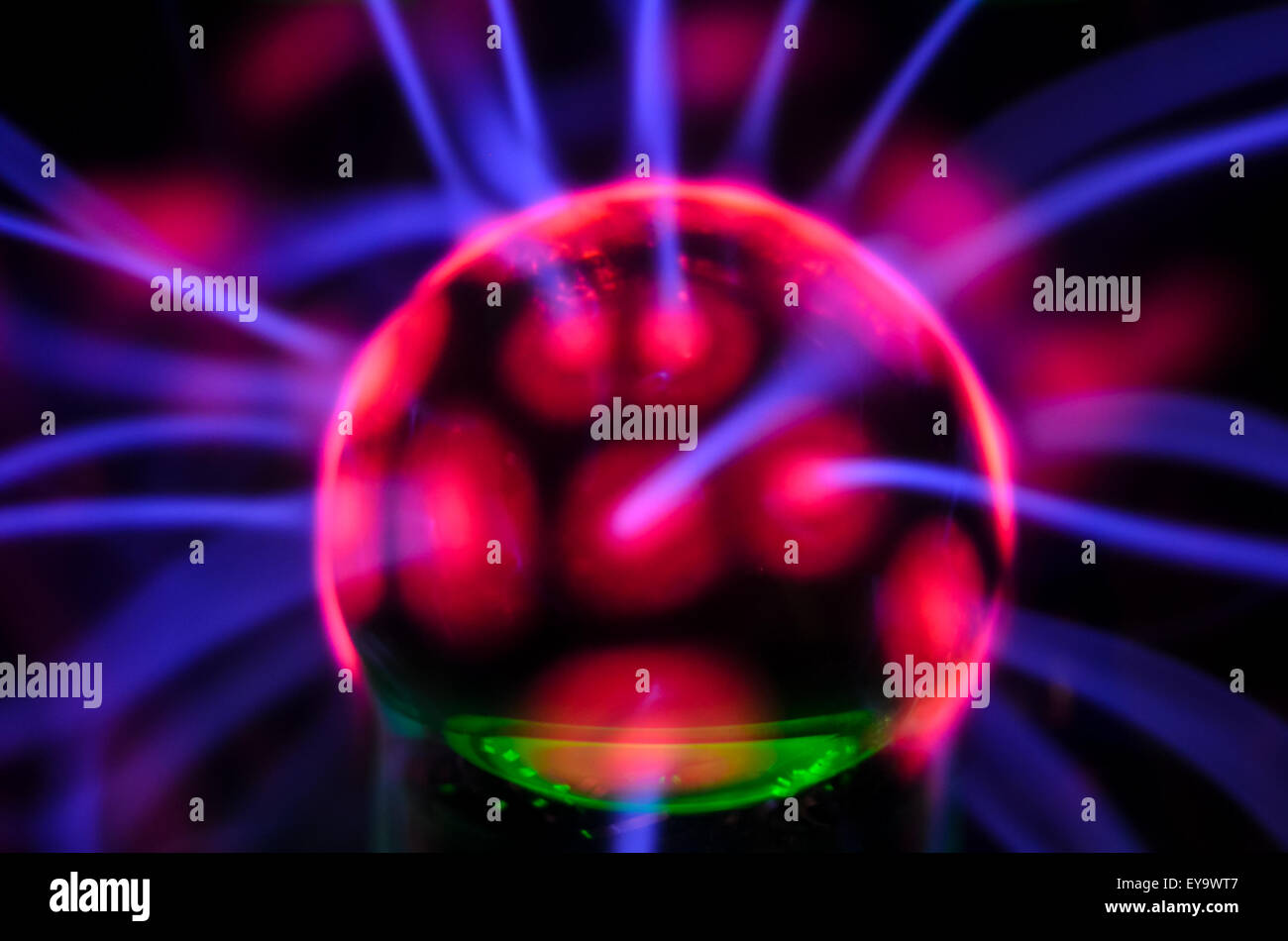 Tesla coil arc discharge hi-res stock photography and images - Alamy