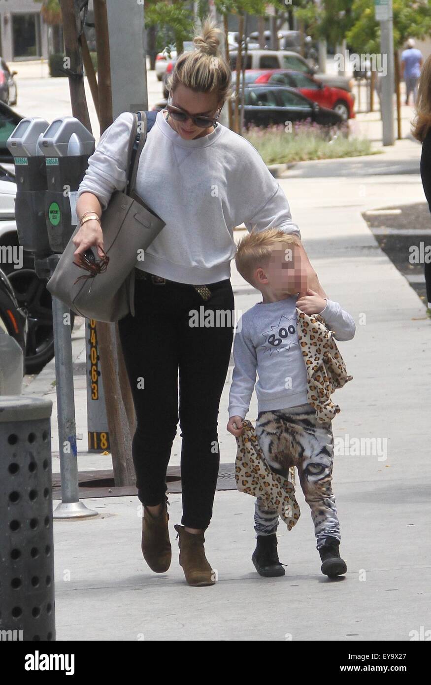 Hilary Duff takes her son Luca for lunch in Hollywood Featuring: Hilary ...