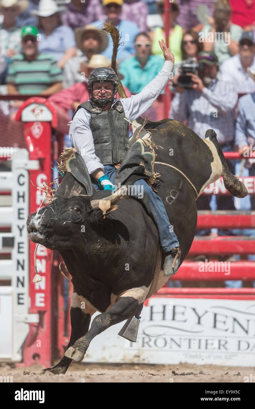 Bull rides hi-res stock photography and images - Alamy