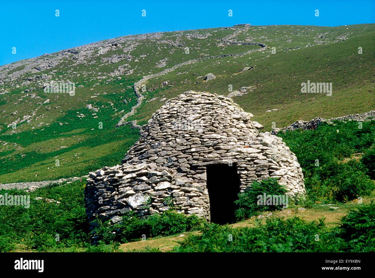 Beehive Hut, Fahan, Slea Head, Dingle Peninsula, Co Kerry, Ireland ...