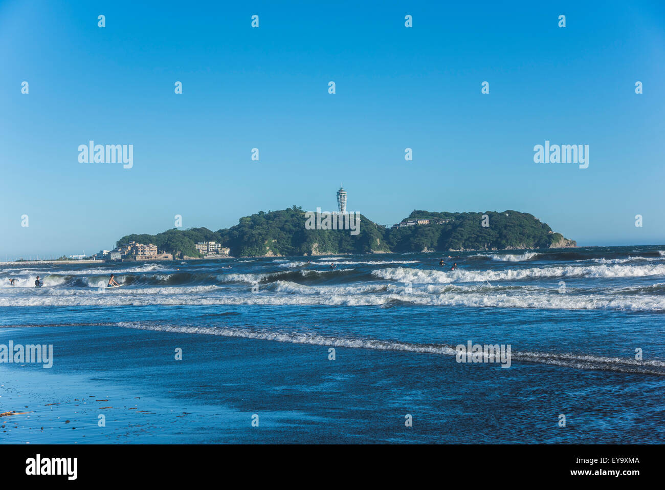 Enoshima island from kugenuma beach hi-res stock photography and images ...