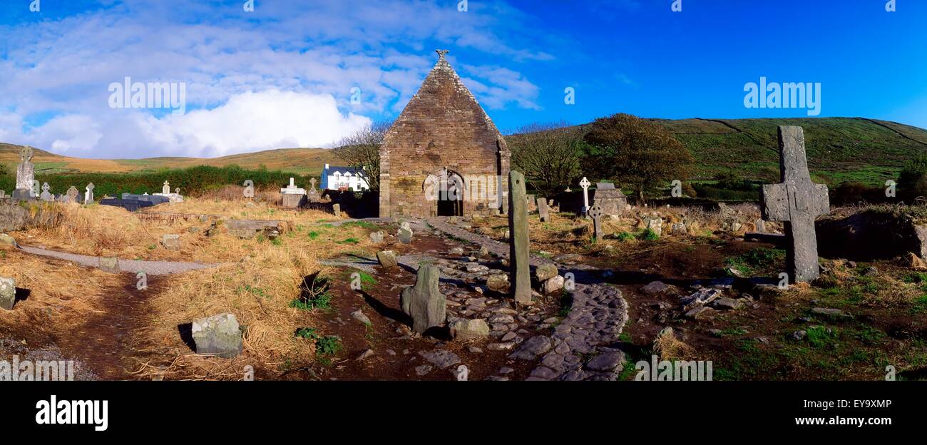 Dingle peninsula cemetery hi-res stock photography and images - Alamy