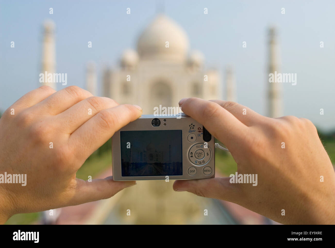 Hands photographing the taj mahal hi-res stock photography and images ...