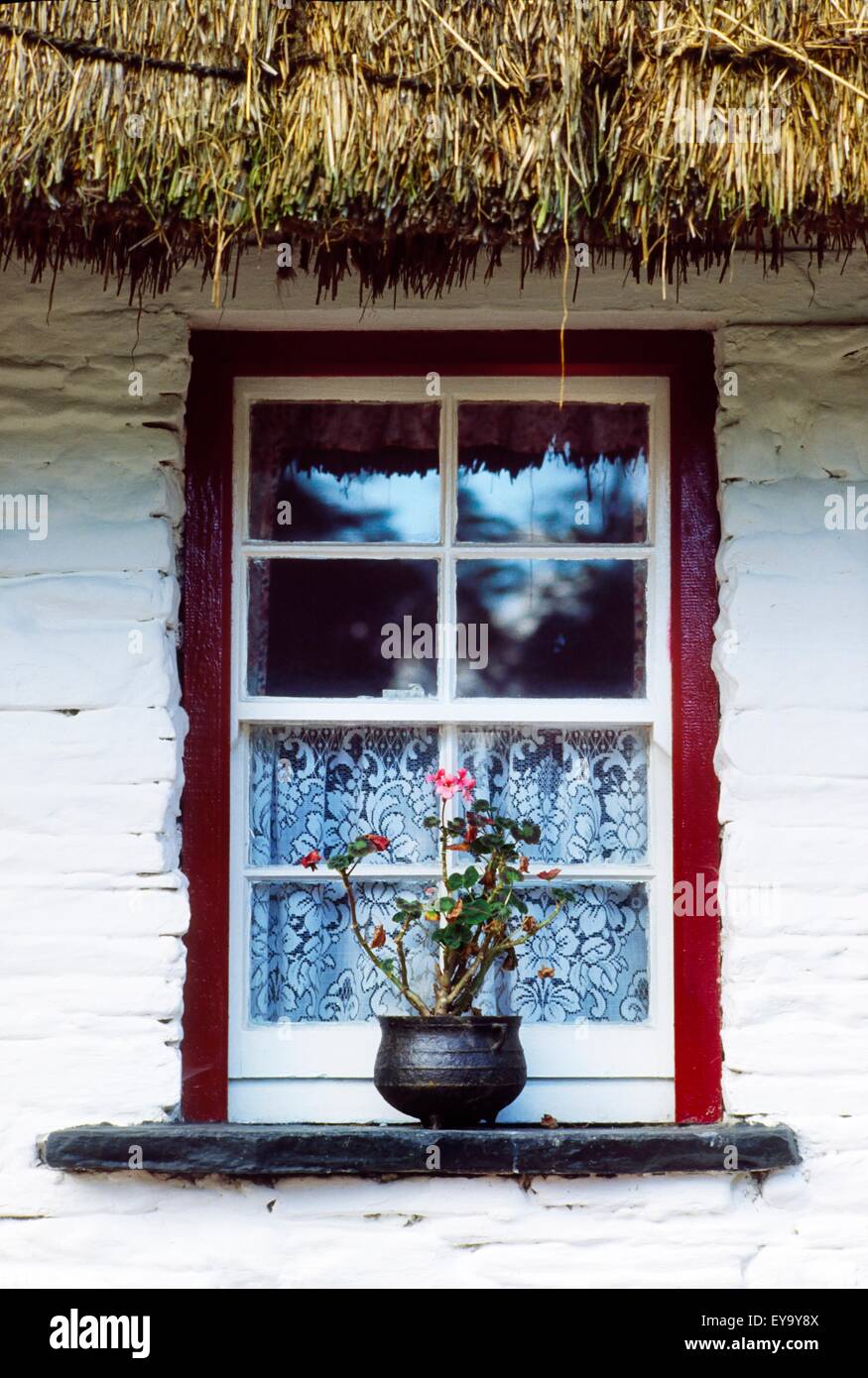 Bunratty, Co Clare, Ireland; Cottage Window Stock Photo - Alamy