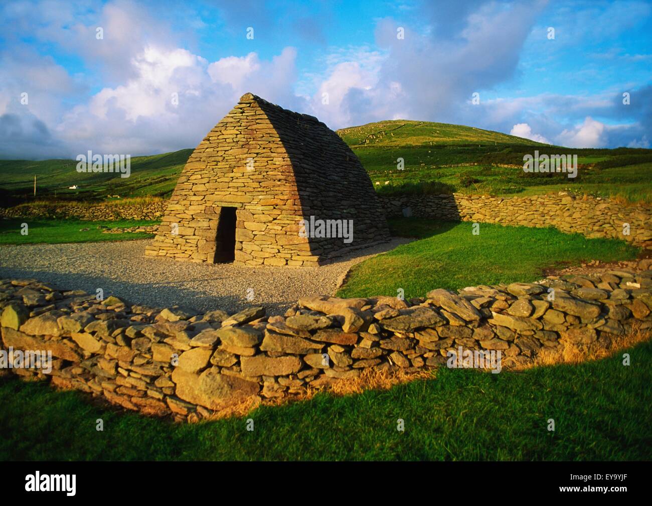 Ancient Abbeys, Gallarus Oratory, Dingle Co Kerry Stock Photo - Alamy