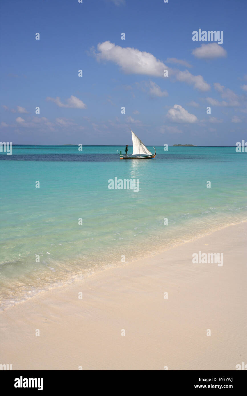 Traditional dhoni sail boat hi-res stock photography and images - Alamy