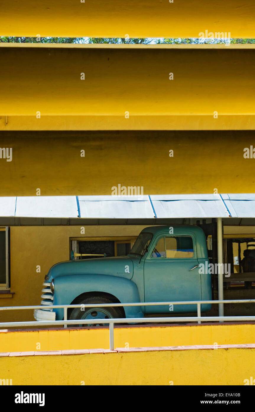 Vintage truck hi-res stock photography and images - Alamy