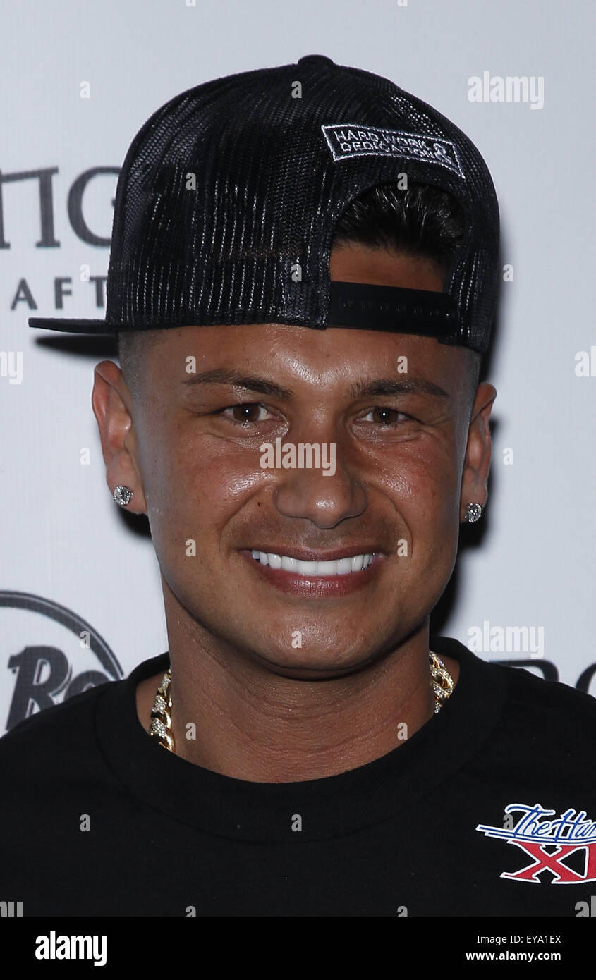 Pauly D at Body English Nightclub inside the Hard Rock Hotel and Casino ...
