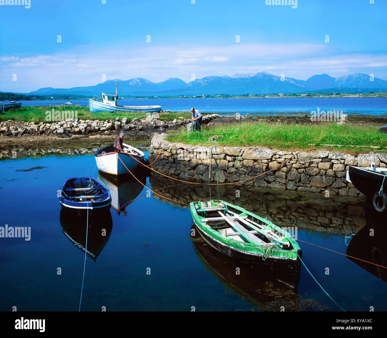 Roundstone Harbour, Connemara, Co Galway, Ireland Stock Photo - Alamy